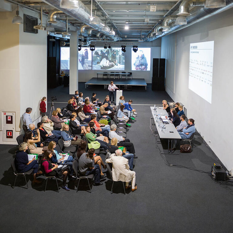 White Projector Screen Paint Pro for Offices & Schools